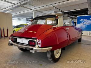Red Citroen DS 1972 in Tallinn, with an engine capacity of 2.30 L and mileage of 1 thousand km for 14900 €, photo 7 on AUTOMOTO.COM.LV