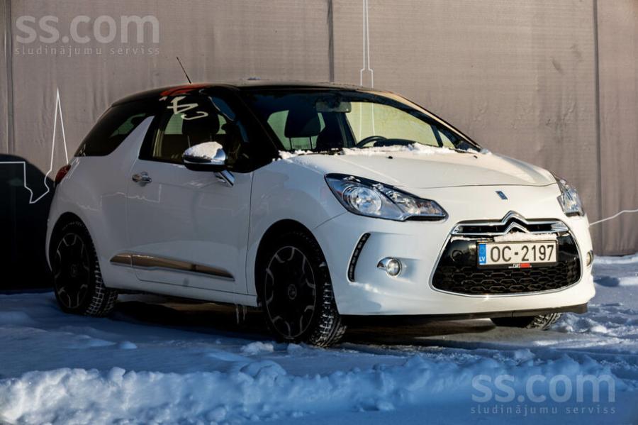 White Citroen DS 2011 in Riga, with an engine capacity of 1.60 L and mileage of 115 thousand km for 6990 €, photo 3 on AUTOMOTO.COM.LV