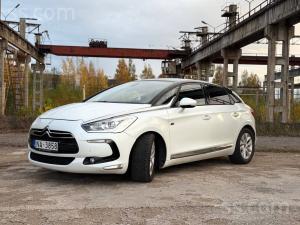White Citroen DS 2012 in Daugavpils, with an engine capacity of 2.00 L and mileage of 212 thousand km for 5499 €, photo 2 on AUTOMOTO.COM.LV