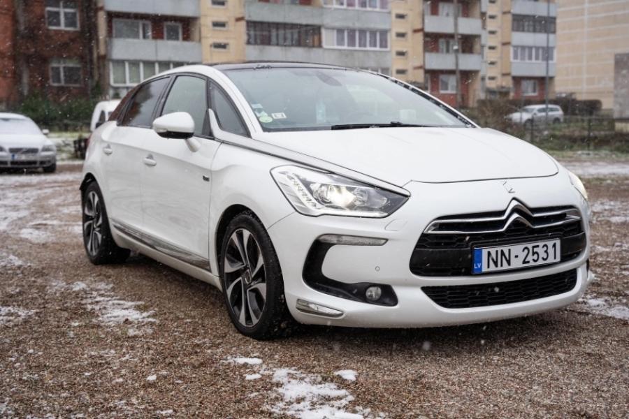 Balts Citroen DS 2012 Rīga, ar dzinēja tilpumu 2.00 L un nobraukumu 251 tūkst. km par 8700 €, foto 1 vietnē AUTOMOTO.COM.LV