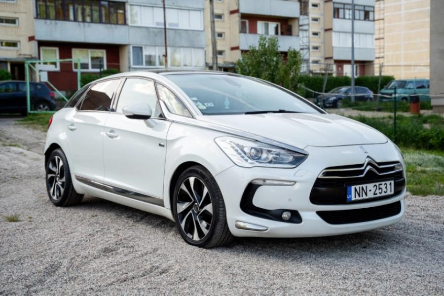 Balts Citroen DS 2012 Rīga, ar dzinēja tilpumu 2.00 L un nobraukumu 251 tūkst. km par 8700 €, foto 3 vietnē AUTOMOTO.COM.LV