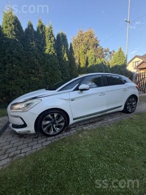 Balts Citroen DS 2012 Rīga, ar dzinēja tilpumu 2.00 L un nobraukumu 172 tūkst. km par 5800 €, foto 3 vietnē AUTOMOTO.COM.LV