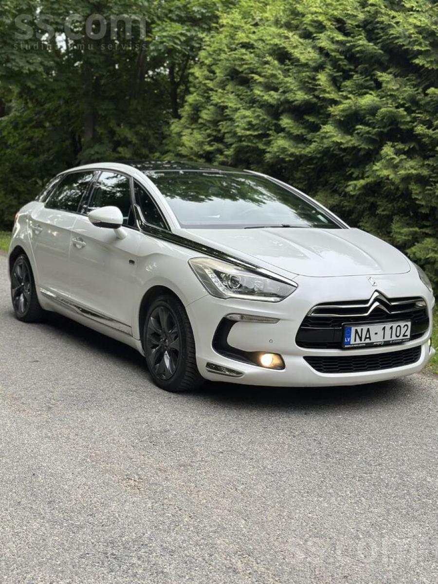 Balts Citroen DS 2013 Bauska, ar dzinēja tilpumu 2.00 L un nobraukumu 237 tūkst. km par 5990 €, foto 1 vietnē AUTOMOTO.COM.LV