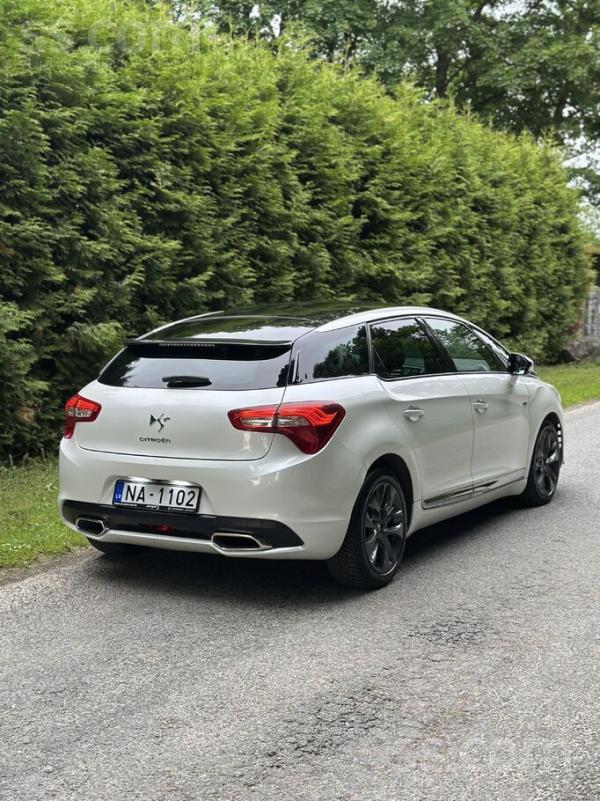 Balts Citroen DS 2013 Bauska, ar dzinēja tilpumu 2.00 L un nobraukumu 237 tūkst. km par 5990 €, foto 3 vietnē AUTOMOTO.COM.LV