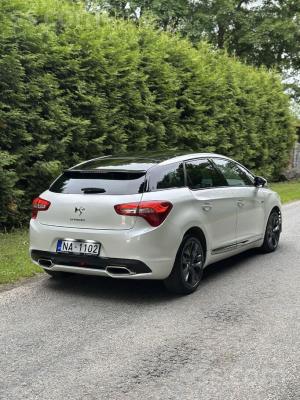 Balts Citroen DS 2013 Bauska, ar dzinēja tilpumu 2.00 L un nobraukumu 237 tūkst. km par 5990 €, foto 4 vietnē AUTOMOTO.COM.LV
