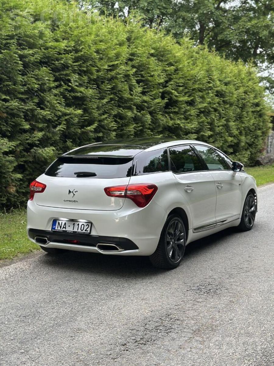 Balts Citroen DS 2013 Bauska, ar dzinēja tilpumu 2.00 L un nobraukumu 237 tūkst. km par 5990 €, foto 4 vietnē AUTOMOTO.COM.LV