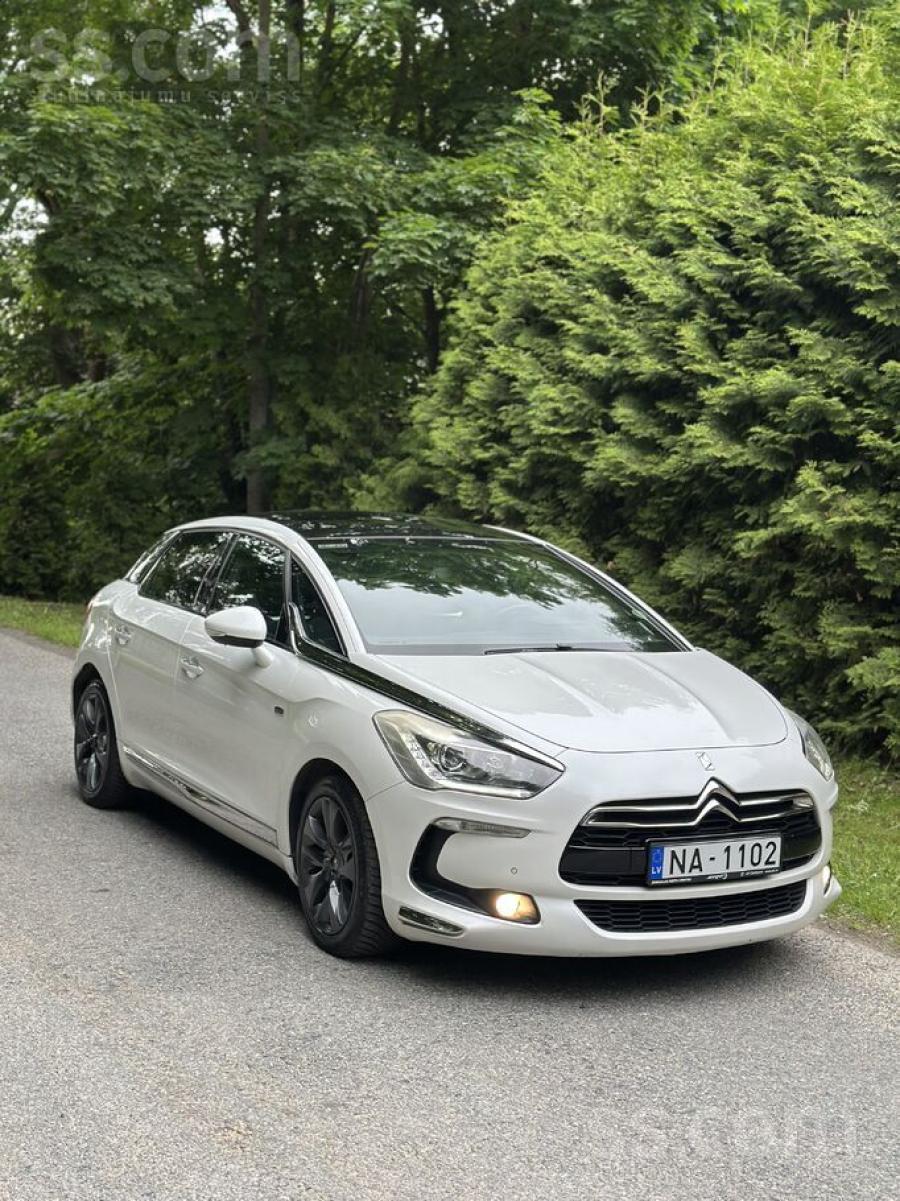Balts Citroen DS 2013 Bauska, ar dzinēja tilpumu 2.00 L un nobraukumu 237 tūkst. km par 5990 €, foto 9 vietnē AUTOMOTO.COM.LV