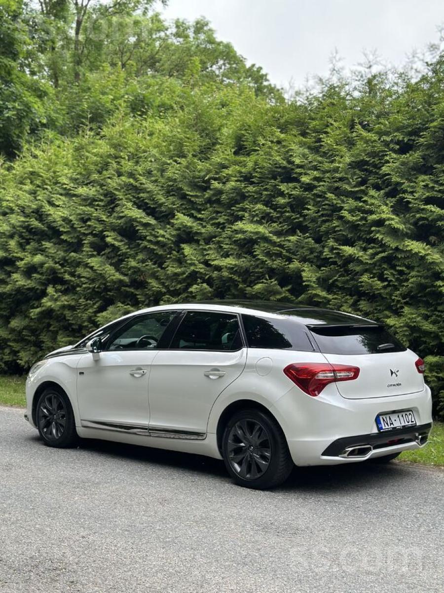 Balts Citroen DS 2013 Bauska, ar dzinēja tilpumu 2.00 L un nobraukumu 237 tūkst. km par 5990 €, foto 14 vietnē AUTOMOTO.COM.LV