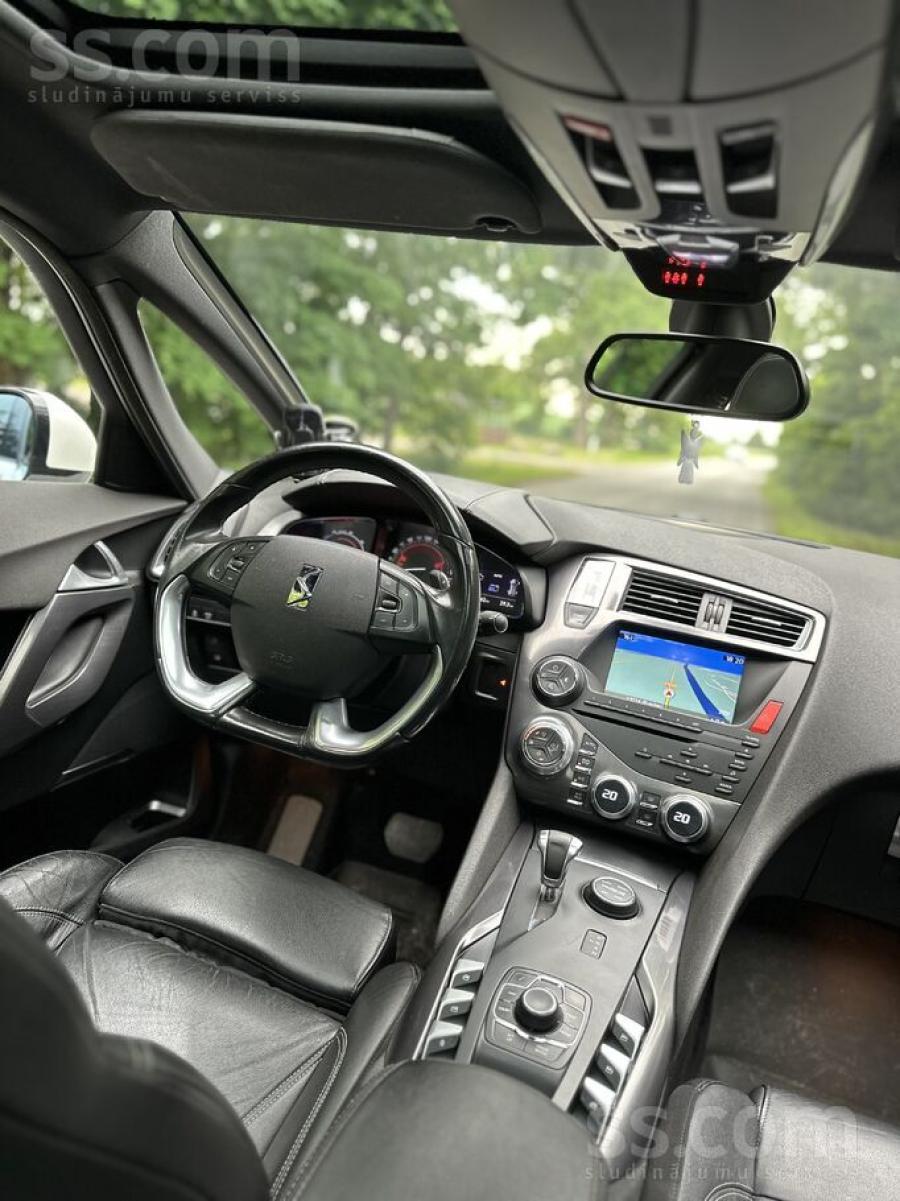 Balts Citroen DS 2013 Bauska, ar dzinēja tilpumu 2.00 L un nobraukumu 237 tūkst. km par 5990 €, foto 27 vietnē AUTOMOTO.COM.LV