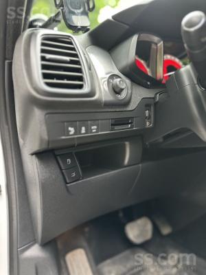Balts Citroen DS 2013 Bauska, ar dzinēja tilpumu 2.00 L un nobraukumu 237 tūkst. km par 5990 €, foto 34 vietnē AUTOMOTO.COM.LV