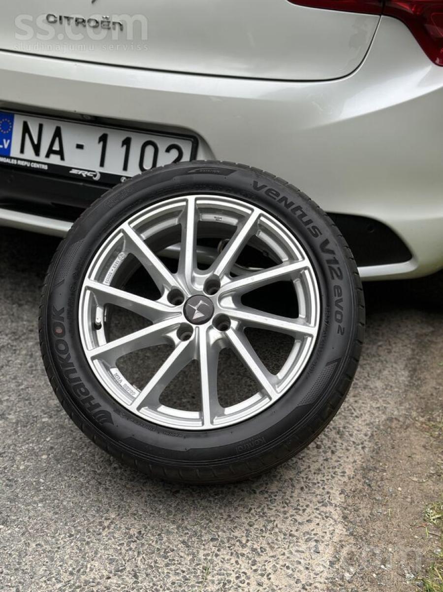 Balts Citroen DS 2013 Bauska, ar dzinēja tilpumu 2.00 L un nobraukumu 237 tūkst. km par 5990 €, foto 36 vietnē AUTOMOTO.COM.LV