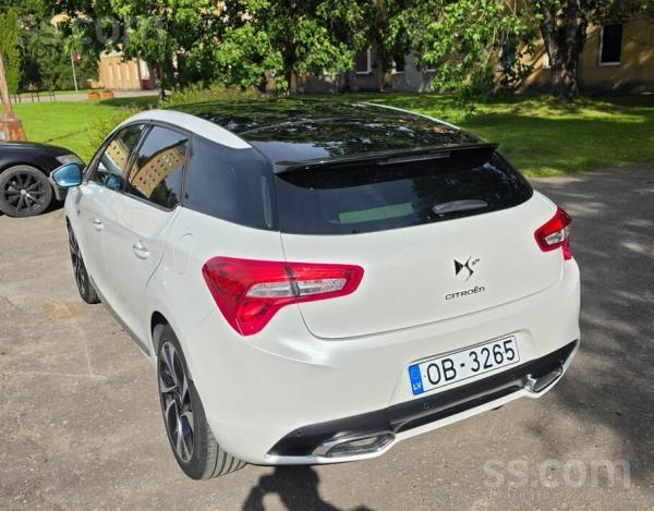 Balts Citroen DS 2013 Rīga, ar dzinēja tilpumu 2.00 L un nobraukumu 238 tūkst. km par 5900 €, foto 5 vietnē AUTOMOTO.COM.LV