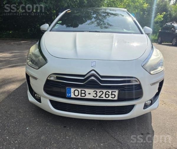 Balts Citroen DS 2013 Rīga, ar dzinēja tilpumu 2.00 L un nobraukumu 238 tūkst. km par 5900 €, foto 8 vietnē AUTOMOTO.COM.LV