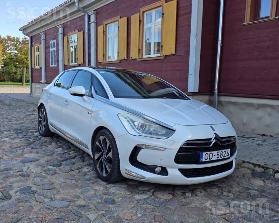Balts Citroen DS 2013 Jelgava, ar dzinēja tilpumu 2.00 L un nobraukumu 0 tūkst. km par 4590 €, foto 5 vietnē AUTOMOTO.COM.LV