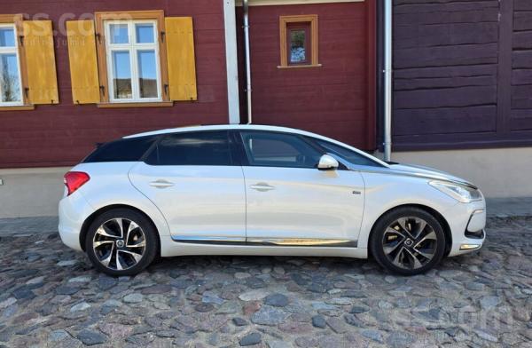 Balts Citroen DS 2013 Jelgava, ar dzinēja tilpumu 2.00 L un nobraukumu 0 tūkst. km par 4590 €, foto 6 vietnē AUTOMOTO.COM.LV