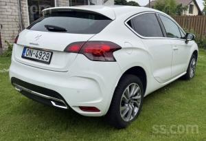 Balts Citroen DS 2014 Rīga, ar dzinēja tilpumu 2.00 L un nobraukumu 176 tūkst. km par 6150 €, foto 5 vietnē AUTOMOTO.COM.LV