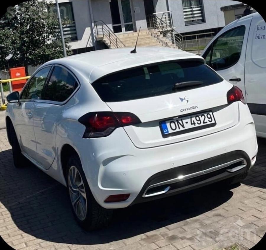Balts Citroen DS 2014 Rīga, ar dzinēja tilpumu 2.00 L un nobraukumu 176 tūkst. km par 6150 €, foto 7 vietnē AUTOMOTO.COM.LV