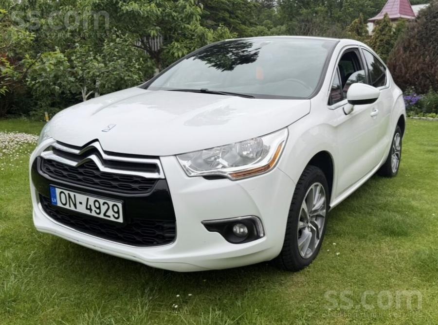 Balts Citroen DS 2014 Rīga, ar dzinēja tilpumu 2.00 L un nobraukumu 176 tūkst. km par 6150 €, foto 22 vietnē AUTOMOTO.COM.LV