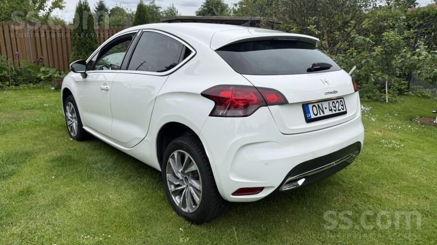 Balts Citroen DS 2014 Rīga, ar dzinēja tilpumu 2.00 L un nobraukumu 176 tūkst. km par 6150 €, foto 25 vietnē AUTOMOTO.COM.LV