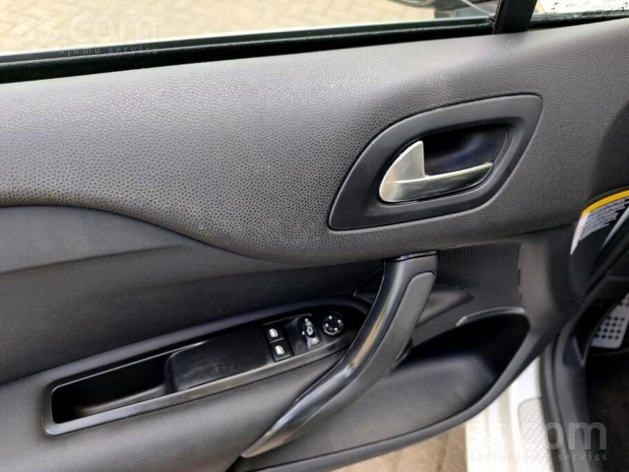 Balts Citroen DS 2014 Jelgava, ar dzinēja tilpumu 1.60 L un nobraukumu 0 tūkst. km par 5990 €, foto 24 vietnē AUTOMOTO.COM.LV