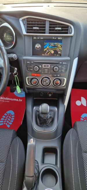 Balts Citroen DS 2014 Rīga, ar dzinēja tilpumu 1.60 L un nobraukumu 178 tūkst. km par 6950 €, foto 30 vietnē AUTOMOTO.COM.LV