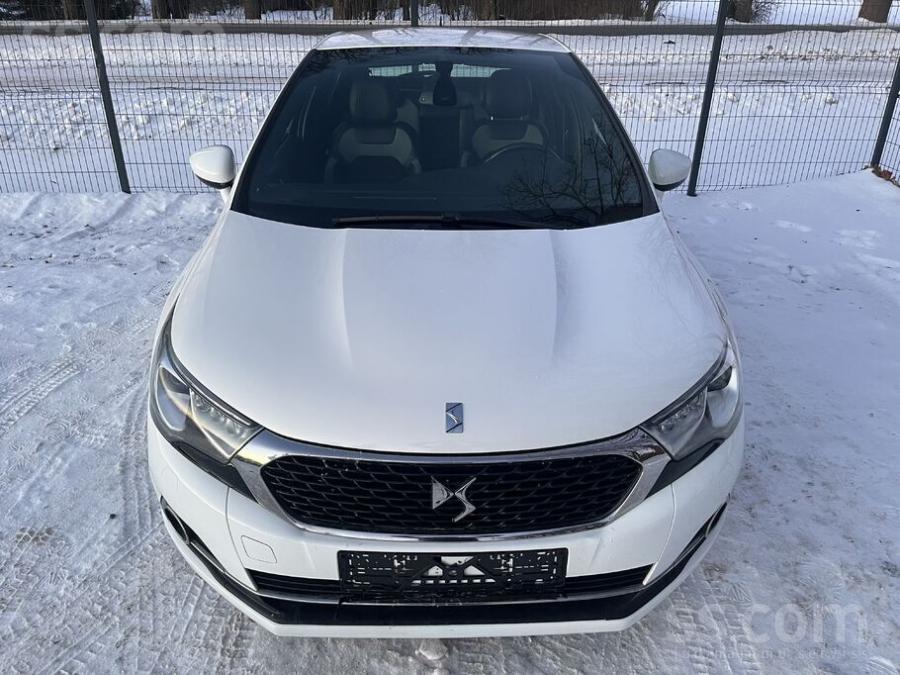 Balts Citroen DS 2016 Cēsis, ar dzinēja tilpumu 1.20 L un nobraukumu 0 tūkst. km par 6900 €, foto 4 vietnē AUTOMOTO.COM.LV