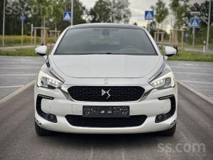 White Citroen DS 2017 in Jelgava, with an engine capacity of 2.00 L and mileage of 165 thousand km for 9300 €, photo 3 on AUTOMOTO.COM.LV