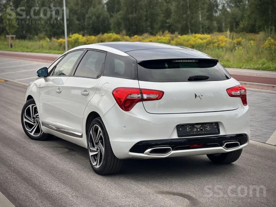 White Citroen DS 2017 in Jelgava, with an engine capacity of 2.00 L and mileage of 165 thousand km for 9300 €, photo 7 on AUTOMOTO.COM.LV