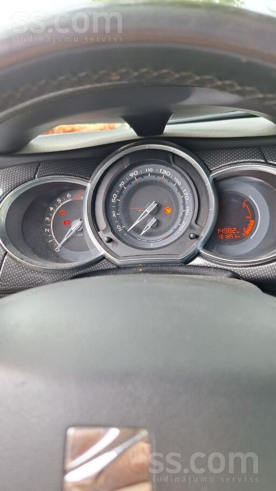 Dzeltens Citroen DS 2010 Rīga, ar dzinēja tilpumu 1.60 L un nobraukumu 131 tūkst. km par 2220 €, foto 10 vietnē AUTOMOTO.COM.LV