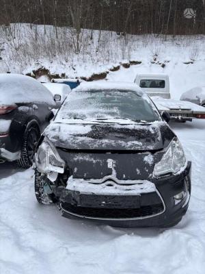 Black Citroen DS3 2010 in Kaunas, with an engine capacity of 1.60 L and mileage of 180 thousand km for 1300 €, photo 2 on AUTOMOTO.COM.LV