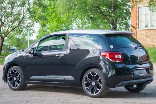 Melns Citroen DS3 2010 Grobiņa, ar dzinēja tilpumu 1.60 L un nobraukumu 242 tūkst. km par 4800 €, foto 4 vietnē AUTOMOTO.COM.LV