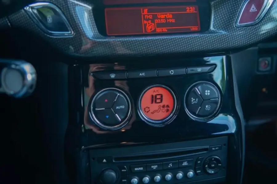 Черный Ситроен ДС3 2010 в Гробиня, объемом двигателя 1.60 л и пробегом 242 тыс. км за 4800 €, фото 15 на AUTOMOTO.COM.LV