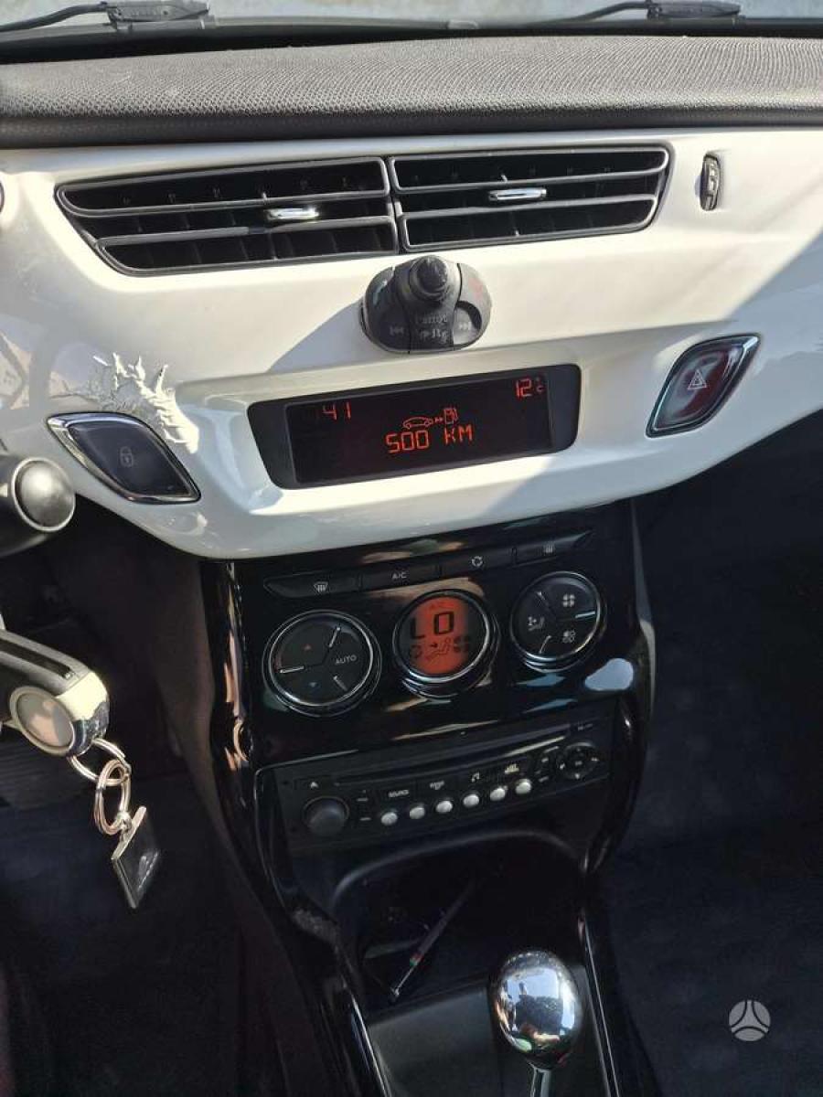 Melns Citroen DS3 2010 Akmenė, ar dzinēja tilpumu 1.60 L un nobraukumu 245 tūkst. km par 1500 €, foto 8 vietnē AUTOMOTO.COM.LV