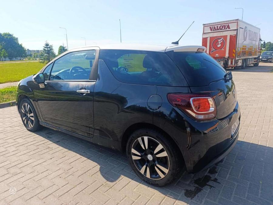 Melns Citroen DS3 2010 Akmenė, ar dzinēja tilpumu 1.60 L un nobraukumu 245 tūkst. km par 1500 €, foto 12 vietnē AUTOMOTO.COM.LV