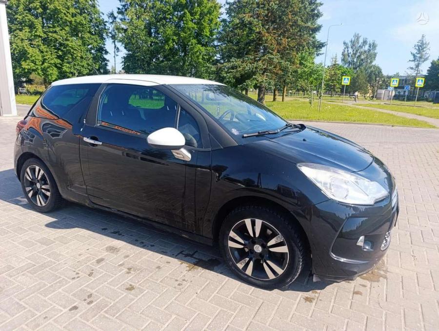 Melns Citroen DS3 2010 Akmenė, ar dzinēja tilpumu 1.60 L un nobraukumu 245 tūkst. km par 1500 €, foto 13 vietnē AUTOMOTO.COM.LV
