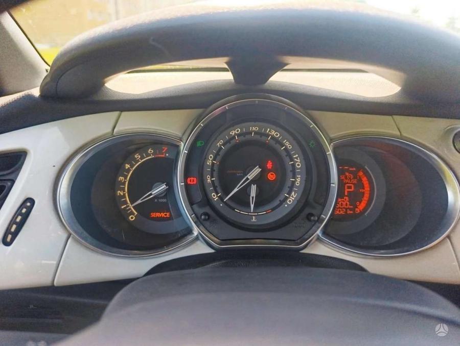Melns Citroen DS3 2010 Akmenė, ar dzinēja tilpumu 1.60 L un nobraukumu 245 tūkst. km par 1500 €, foto 16 vietnē AUTOMOTO.COM.LV