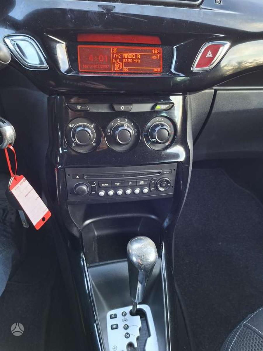 Black Citroen DS3 2010 in Ukmerge, with an engine capacity of 1.60 L and mileage of 214 thousand km for 3950 €, photo 9 on AUTOMOTO.COM.LV