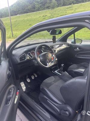 Melns Citroen DS3 2010 Kauņa, ar dzinēja tilpumu 1.60 L un nobraukumu 302 tūkst. km par 2600 €, foto 10 vietnē AUTOMOTO.COM.LV