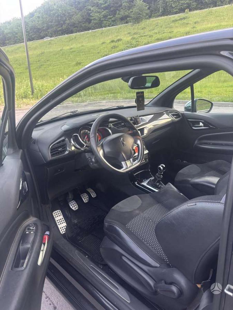 Melns Citroen DS3 2010 Kauņa, ar dzinēja tilpumu 1.60 L un nobraukumu 302 tūkst. km par 2600 €, foto 10 vietnē AUTOMOTO.COM.LV