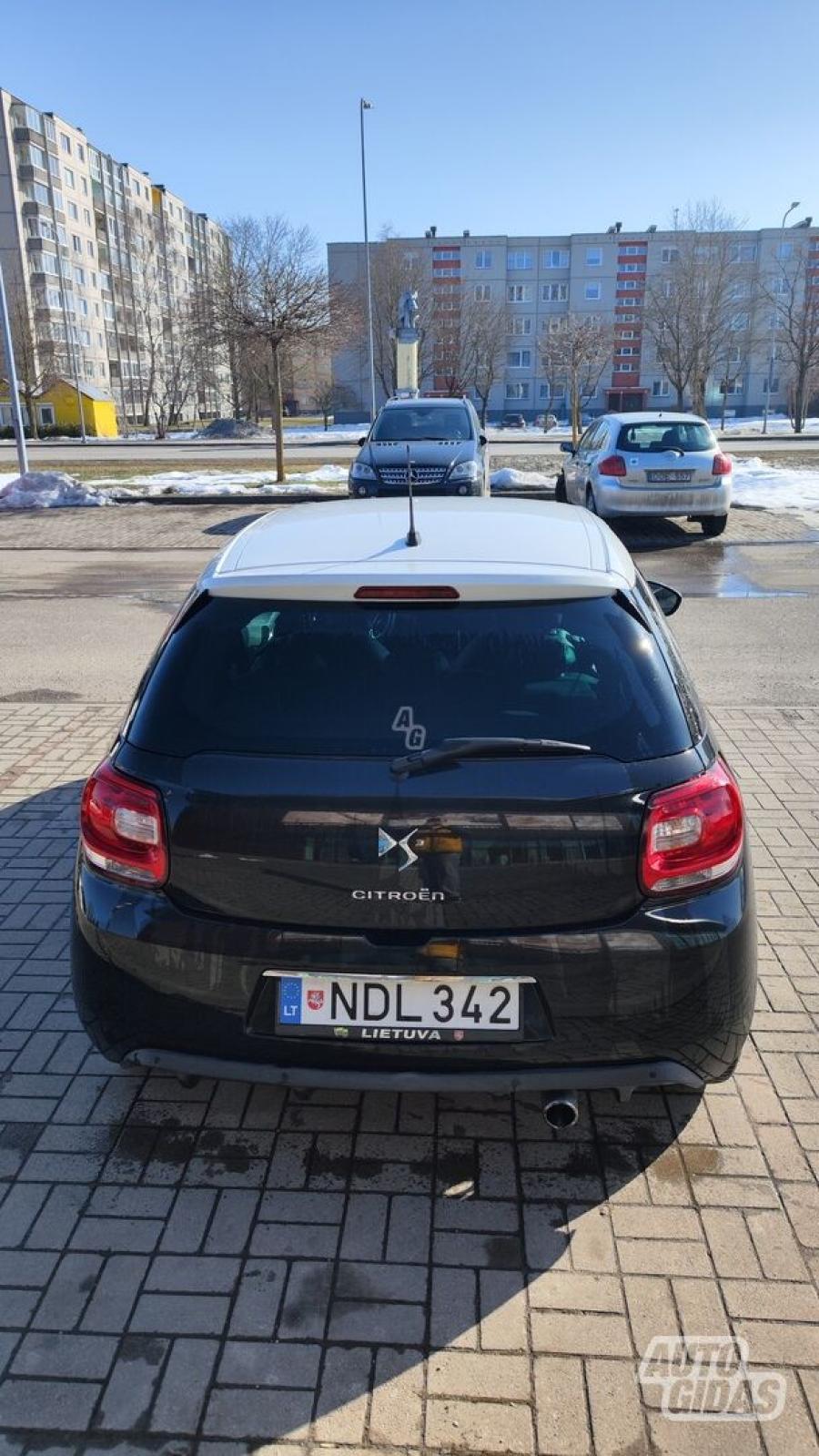 Black Citroen DS3 2011 in Siauliai, with an engine capacity of 1.60 L and mileage of 236 thousand km for 2999 €, photo 3 on AUTOMOTO.COM.LV