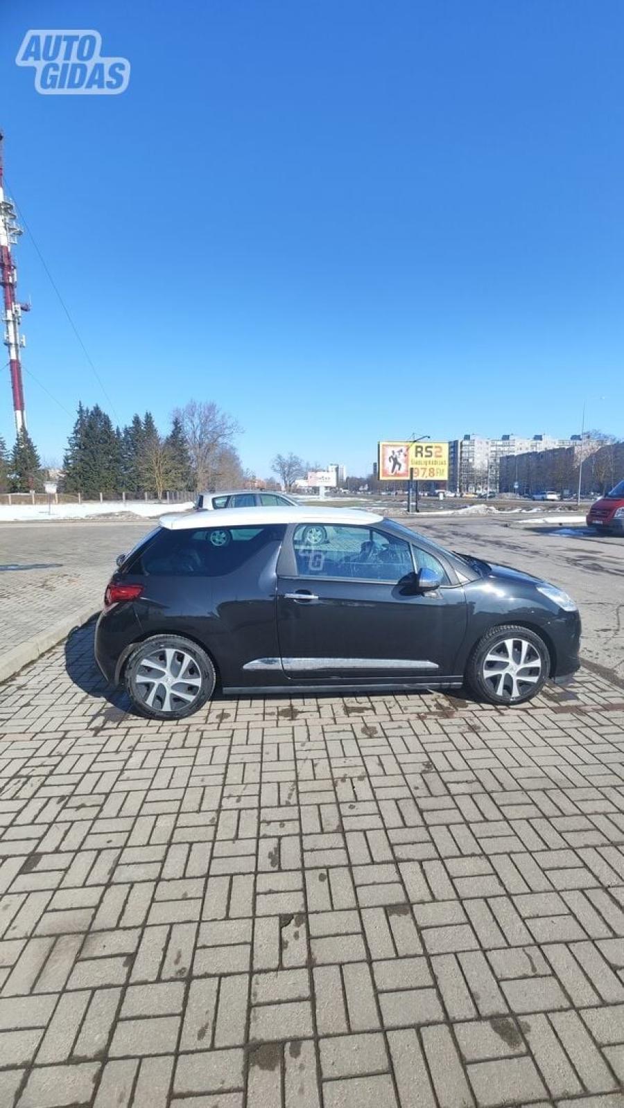 Black Citroen DS3 2011 in Siauliai, with an engine capacity of 1.60 L and mileage of 236 thousand km for 2999 €, photo 4 on AUTOMOTO.COM.LV