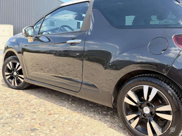 Melns Citroen DS3 2011 Viļņa, ar dzinēja tilpumu 1.60 L un nobraukumu 245 tūkst. km par 2900 €, foto 9 vietnē AUTOMOTO.COM.LV