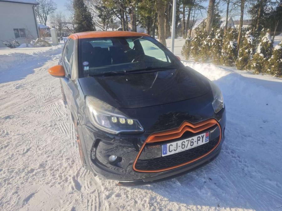 Black Citroen DS3 2012 in Telschi, with an engine capacity of 1.60 L and mileage of 140 thousand km for 5300 €, photo 8 on AUTOMOTO.COM.LV