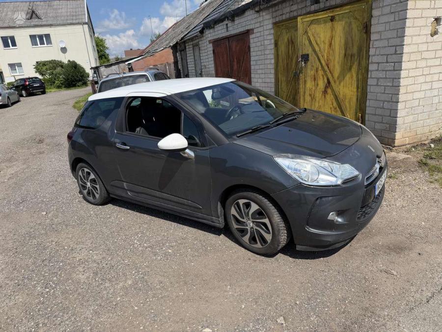 Pelēks Citroen DS3 2013 Vievis, ar dzinēja tilpumu 1.40 L un nobraukumu 350 tūkst. km par 3200 €, foto 1 vietnē AUTOMOTO.COM.LV