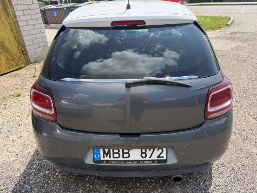 Pelēks Citroen DS3 2013 Vievis, ar dzinēja tilpumu 1.40 L un nobraukumu 350 tūkst. km par 3200 €, foto 5 vietnē AUTOMOTO.COM.LV
