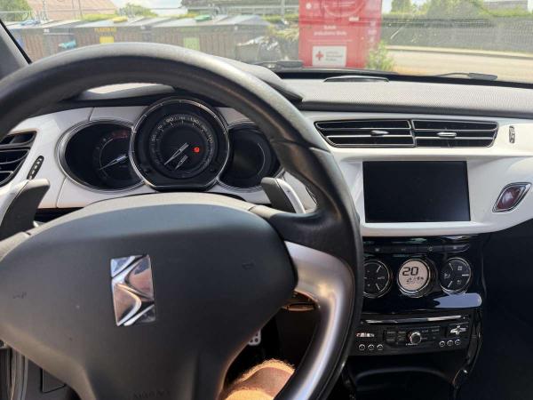 Pelēks Citroen DS3 2013 Vievis, ar dzinēja tilpumu 1.40 L un nobraukumu 350 tūkst. km par 3200 €, foto 7 vietnē AUTOMOTO.COM.LV