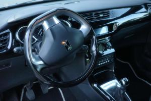 Pelēks Citroen DS3 2014 Kauņa, ar dzinēja tilpumu 1.20 L un nobraukumu 168 tūkst. km par 2899 €, foto 19 vietnē AUTOMOTO.COM.LV