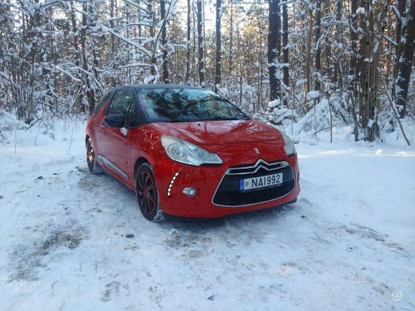 Sarkans Citroen DS3 2011 Viļņa, ar dzinēja tilpumu 1.60 L un nobraukumu 225 tūkst. km par 3400 €, foto 1 vietnē AUTOMOTO.COM.LV