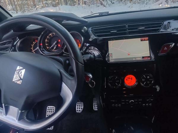 Sarkans Citroen DS3 2011 Viļņa, ar dzinēja tilpumu 1.60 L un nobraukumu 225 tūkst. km par 3400 €, foto 10 vietnē AUTOMOTO.COM.LV
