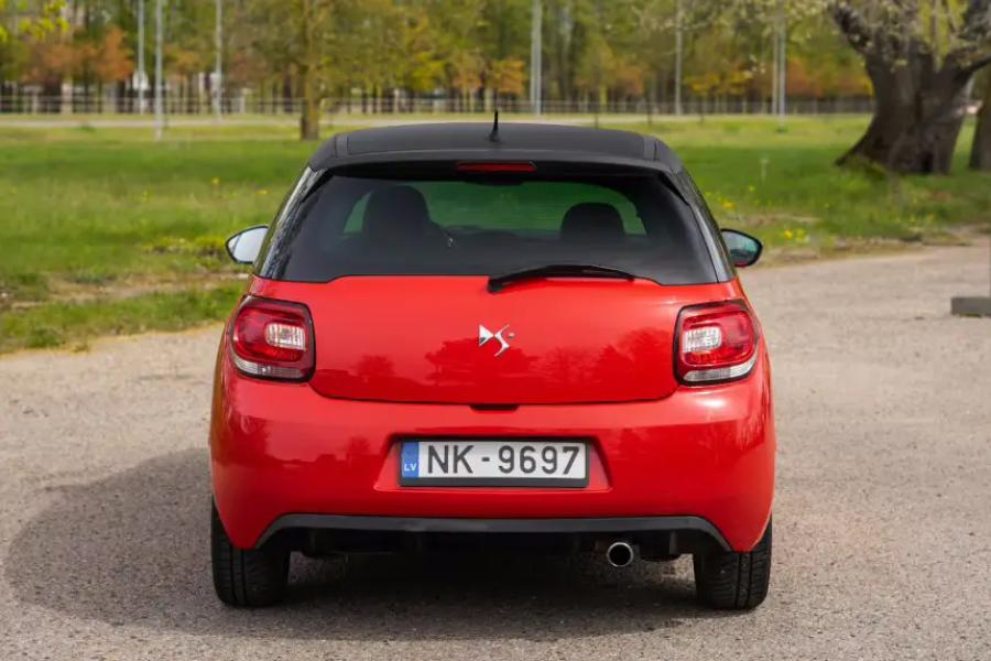 Sarkans Citroen DS3 2010 Liepāja, ar dzinēja tilpumu 1.60 L un nobraukumu 289 tūkst. km par 4500 €, foto 4 vietnē AUTOMOTO.COM.LV